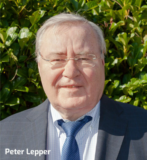 Träger | Junior Uni Daun